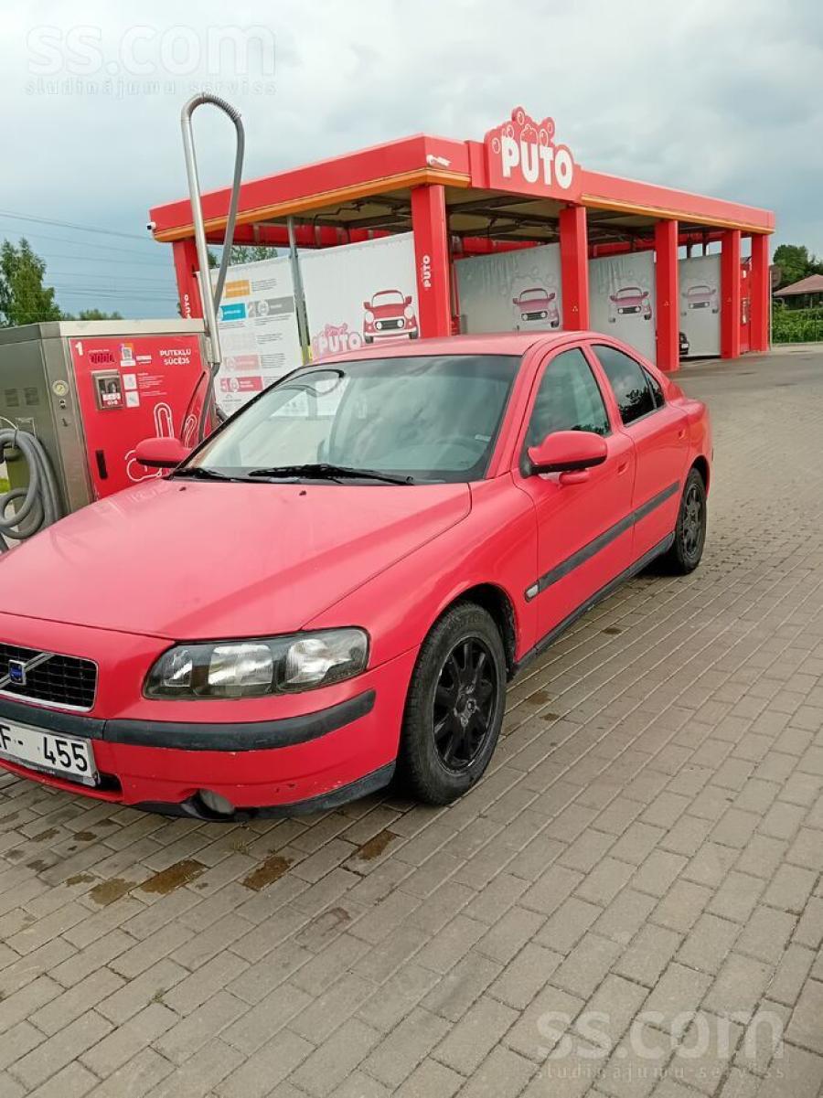 Sarkans Volvo S60 2001 Rīga, ar dzinēja tilpumu 2.40 L un nobraukumu 284 tūkst. km par 1400 €, foto 6 vietnē AUTOMOTO.COM.LV