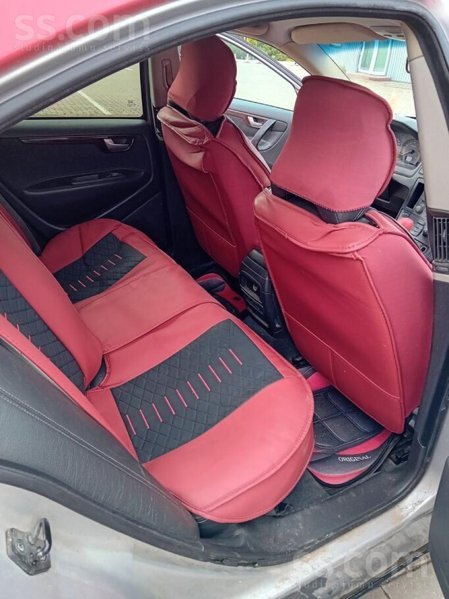 Sarkans Volvo S60 2001 Rīga, ar dzinēja tilpumu 2.40 L un nobraukumu 284 tūkst. km par 1400 €, foto 7 vietnē AUTOMOTO.COM.LV