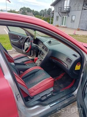 Sarkans Volvo S60 2001 Rīga, ar dzinēja tilpumu 2.40 L un nobraukumu 284 tūkst. km par 1400 €, foto 9 vietnē AUTOMOTO.COM.LV