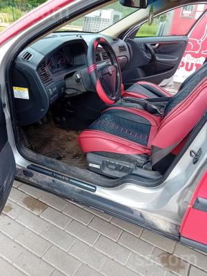 Sarkans Volvo S60 2001 Rīga, ar dzinēja tilpumu 2.40 L un nobraukumu 284 tūkst. km par 1400 €, foto 10 vietnē AUTOMOTO.COM.LV