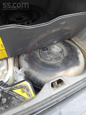 Sarkans Volvo S60 2001 Rīga, ar dzinēja tilpumu 2.40 L un nobraukumu 284 tūkst. km par 800 €, foto 5 vietnē AUTOMOTO.COM.LV