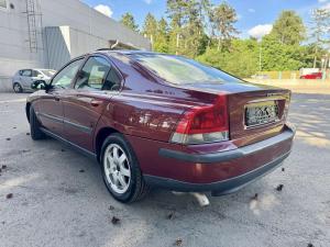 Sarkans Volvo S60 2002 Viļņa, ar dzinēja tilpumu 2.40 L un nobraukumu 321 tūkst. km par 2100 €, foto 5 vietnē AUTOMOTO.COM.LV