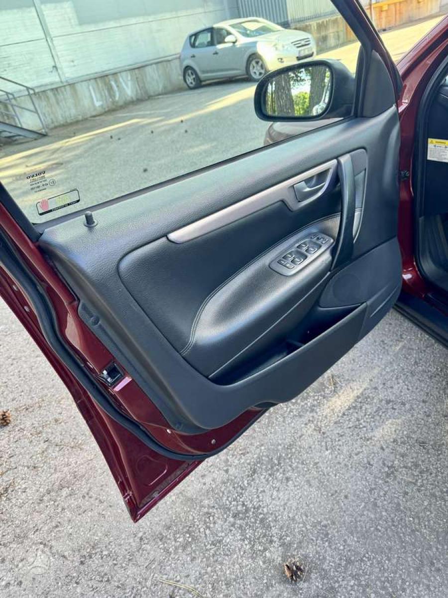 Sarkans Volvo S60 2002 Viļņa, ar dzinēja tilpumu 2.40 L un nobraukumu 321 tūkst. km par 2100 €, foto 6 vietnē AUTOMOTO.COM.LV