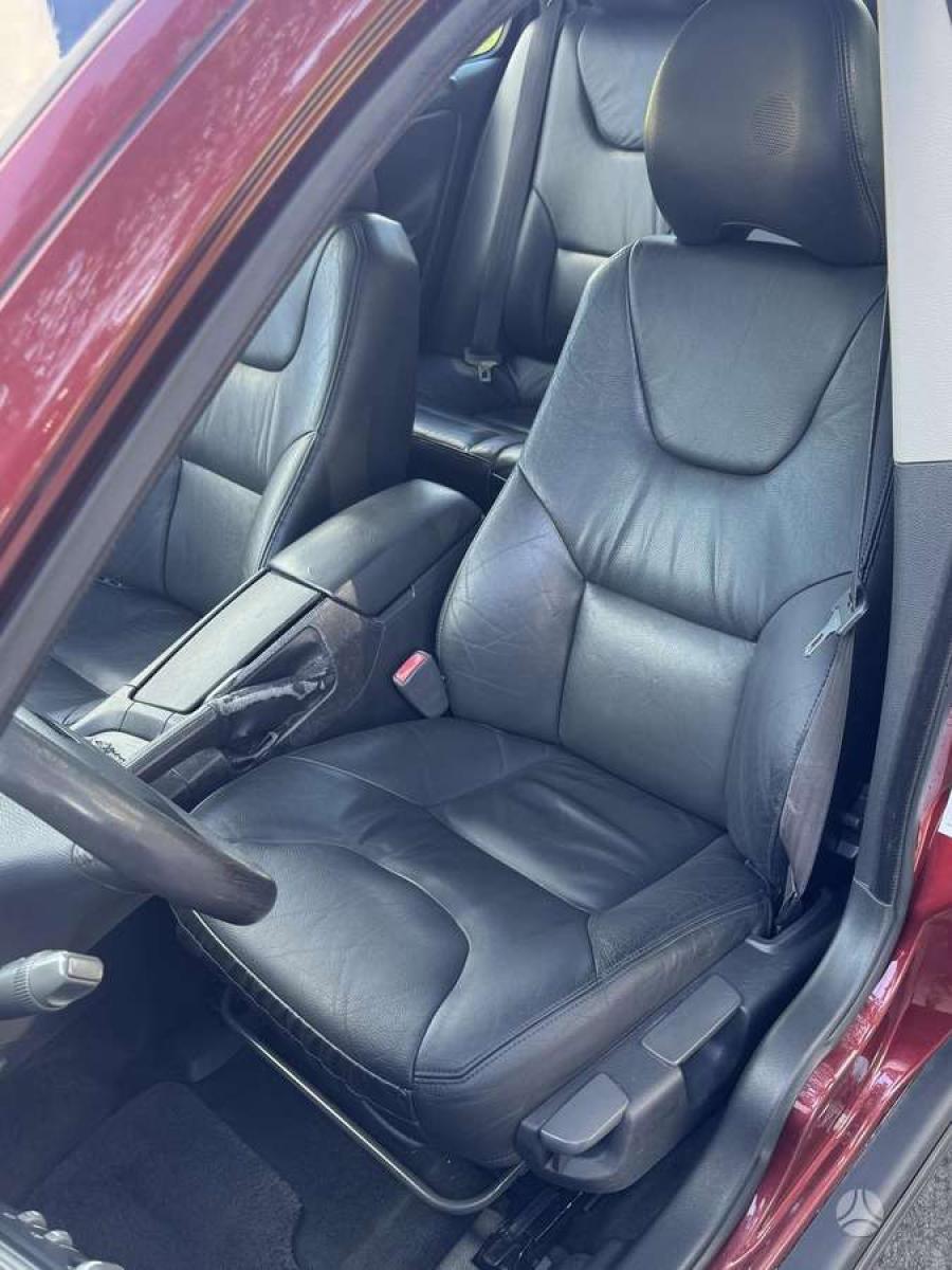 Sarkans Volvo S60 2002 Viļņa, ar dzinēja tilpumu 2.40 L un nobraukumu 321 tūkst. km par 2100 €, foto 8 vietnē AUTOMOTO.COM.LV