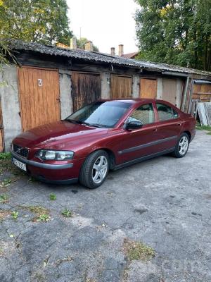 Red Volvo S60 2002 in Riga, with an engine capacity of 2.40 L and mileage of 300 thousand km for 990 €, photo  on AUTOMOTO.COM.LV