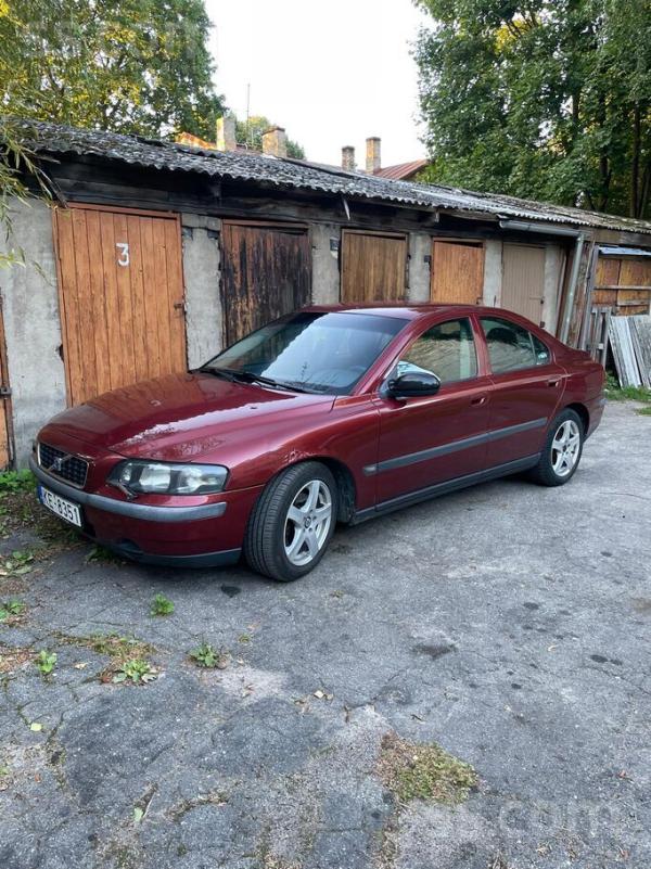 Volvo S60 2002 in Riga on AUTOMOTO.COM.LV Red Volvo S60 2002 in Riga, with an engine capacity of 2.40 L and mileage of 300 thousand km for 990 €, photo 1 on AUTOMOTO.COM.LV