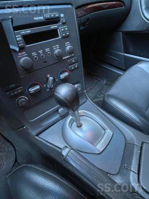 Red Volvo S60 2002 in Riga, with an engine capacity of 2.40 L and mileage of 300 thousand km for 800 €, photo 8 on AUTOMOTO.COM.LV