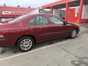 Sarkans Volvo S60 2003 Rīga, ar dzinēja tilpumu 2.40 L un nobraukumu 441 tūkst. km par 550 €, foto 3 vietnē AUTOMOTO.COM.LV