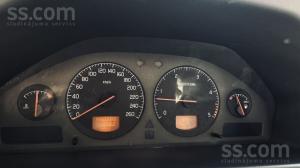 Красный Вольво С60 2003 в Цесис, объемом двигателя 2.40 л и пробегом 440 тыс. км за 1600 €, фото 8 на AUTOMOTO.COM.LV