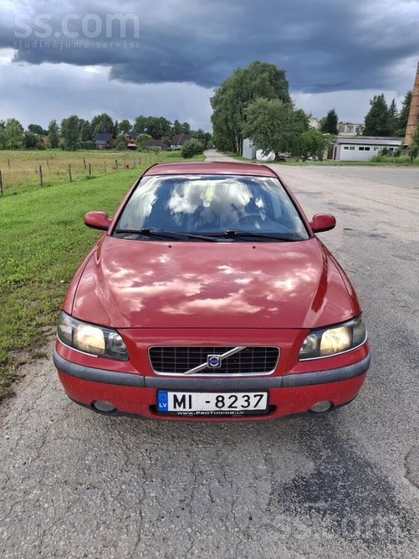 Sarkans Volvo S60 2003 Aizkraukle, ar dzinēja tilpumu 2.40 L un nobraukumu 447 tūkst. km par 1200 €, foto 2 vietnē AUTOMOTO.COM.LV