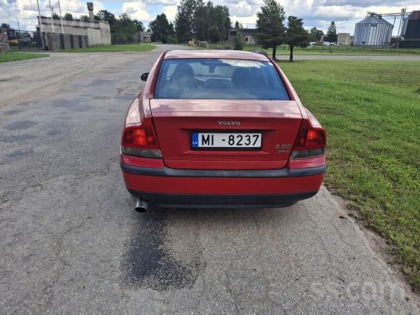 Sarkans Volvo S60 2003 Aizkraukle, ar dzinēja tilpumu 2.40 L un nobraukumu 447 tūkst. km par 1200 €, foto 4 vietnē AUTOMOTO.COM.LV