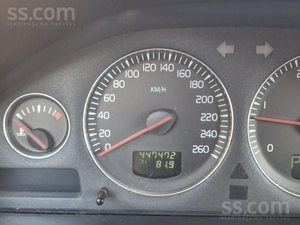 Sarkans Volvo S60 2003 Aizkraukle, ar dzinēja tilpumu 2.40 L un nobraukumu 447 tūkst. km par 1200 €, foto 8 vietnē AUTOMOTO.COM.LV