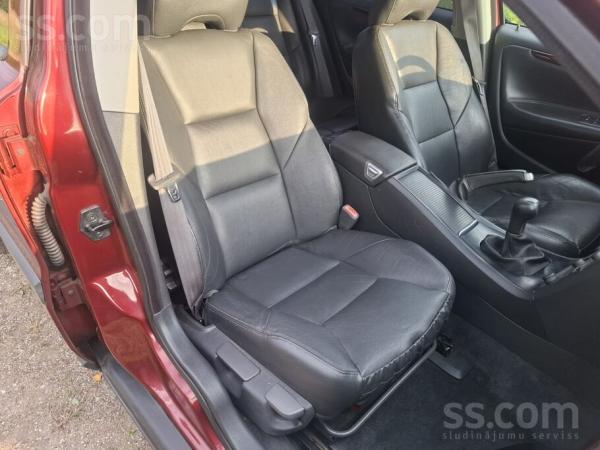 Red Volvo S60 2003 in Liepaja, with an engine capacity of 2.40 L and mileage of 272 thousand km for 3000 €, photo 8 on AUTOMOTO.COM.LV