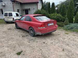 Красный Вольво С60 2005 в Алуксне, объемом двигателя 2.40 л и пробегом 405 тыс. км за 1250 €, фото 5 на AUTOMOTO.COM.LV