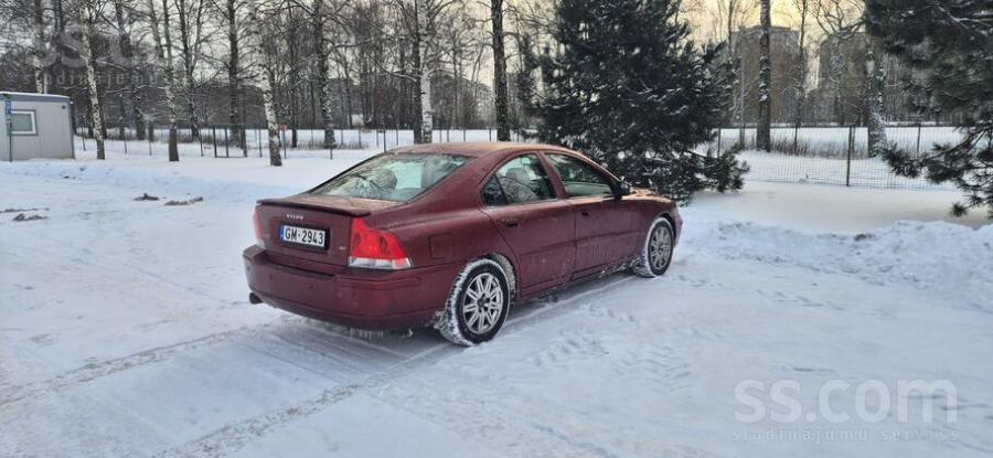 Sarkans Volvo S60 2006 Rīga, ar dzinēja tilpumu 2.40 L un nobraukumu 137 tūkst. km par 3350 €, foto 1 vietnē AUTOMOTO.COM.LV