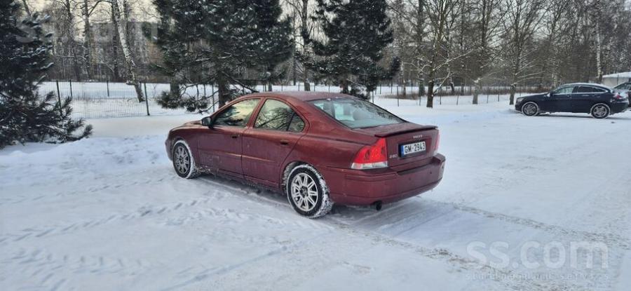 Sarkans Volvo S60 2006 Rīga, ar dzinēja tilpumu 2.40 L un nobraukumu 137 tūkst. km par 3350 €, foto 2 vietnē AUTOMOTO.COM.LV