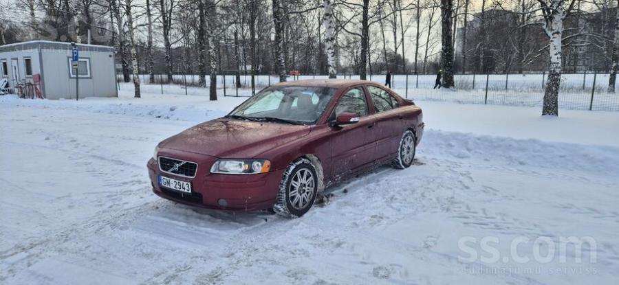 Sarkans Volvo S60 2006 Rīga, ar dzinēja tilpumu 2.40 L un nobraukumu 137 tūkst. km par 3350 €, foto 3 vietnē AUTOMOTO.COM.LV