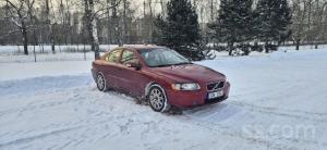 Sarkans Volvo S60 2006 Rīga, ar dzinēja tilpumu 2.40 L un nobraukumu 137 tūkst. km par 3350 €, foto 4 vietnē AUTOMOTO.COM.LV