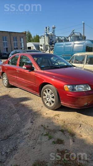 Sarkans Volvo S60 2006 Rīga, ar dzinēja tilpumu 2.40 L un nobraukumu 137 tūkst. km par 3350 €, foto 7 vietnē AUTOMOTO.COM.LV