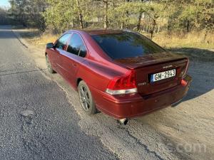 Red Volvo S60 2006 in Riga, with an engine capacity of 2.40 L and mileage of 142 thousand km for 3550 €, photo 4 on AUTOMOTO.COM.LV