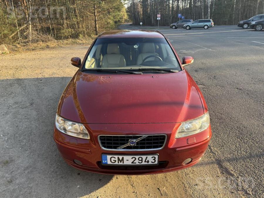 Red Volvo S60 2006 in Riga, with an engine capacity of 2.40 L and mileage of 142 thousand km for 3550 €, photo 8 on AUTOMOTO.COM.LV
