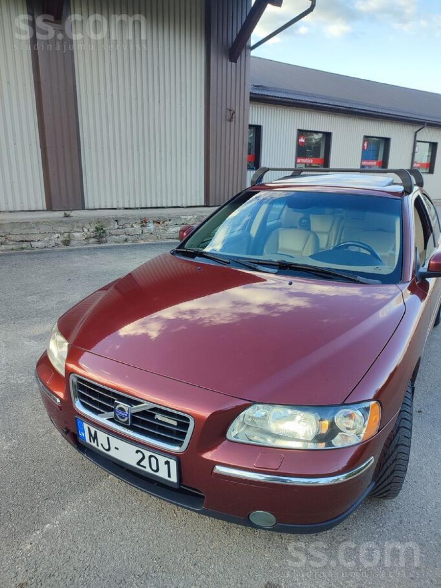 Sarkans Volvo S60 2007 Jēkabpils, ar dzinēja tilpumu 2.40 L un nobraukumu 391 tūkst. km par 2800 €, foto 3 vietnē AUTOMOTO.COM.LV