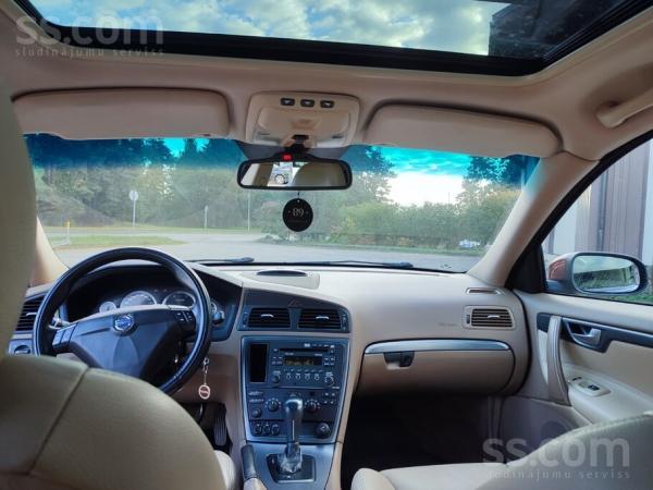 Sarkans Volvo S60 2007 Jēkabpils, ar dzinēja tilpumu 2.40 L un nobraukumu 391 tūkst. km par 2800 €, foto 9 vietnē AUTOMOTO.COM.LV