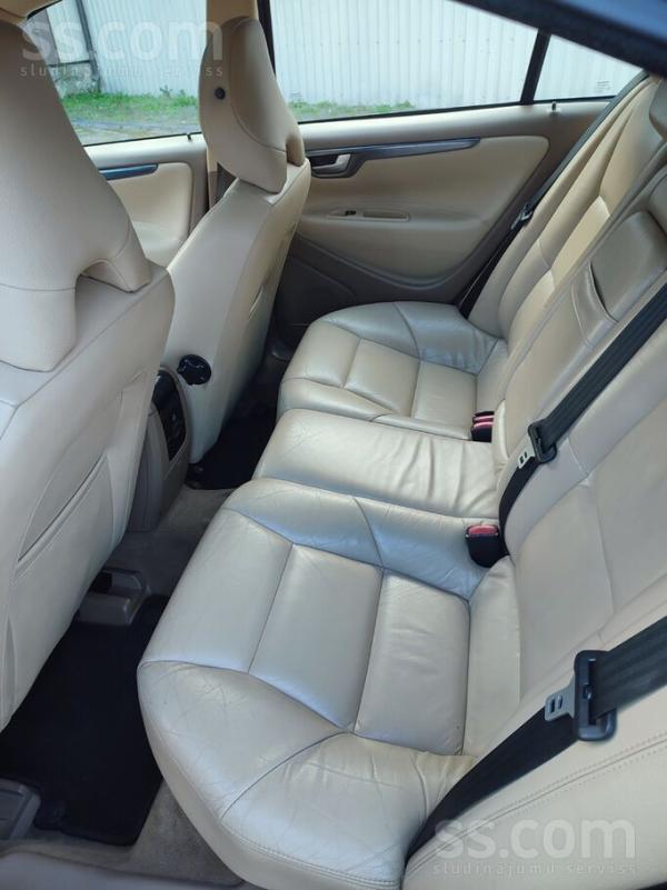 Sarkans Volvo S60 2007 Jēkabpils, ar dzinēja tilpumu 2.40 L un nobraukumu 391 tūkst. km par 2800 €, foto 10 vietnē AUTOMOTO.COM.LV