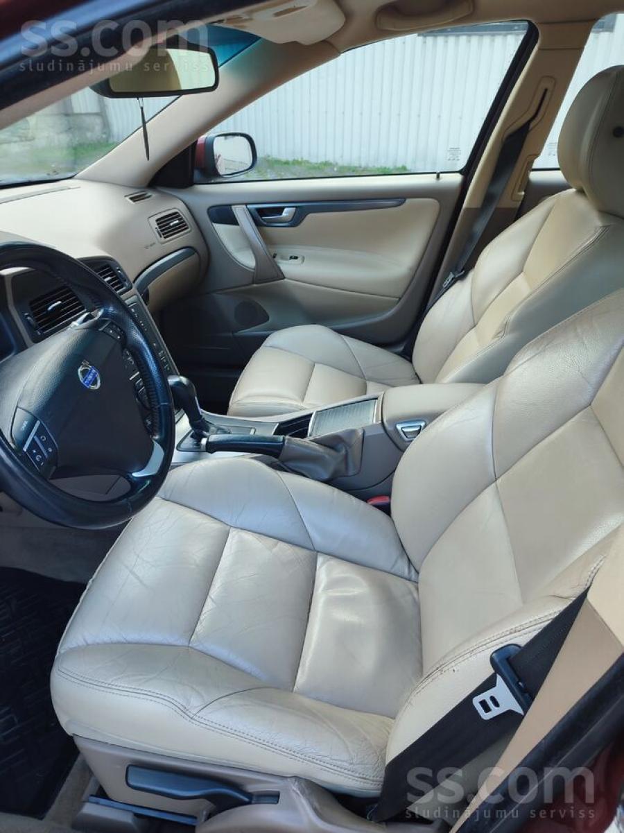 Sarkans Volvo S60 2007 Jēkabpils, ar dzinēja tilpumu 2.40 L un nobraukumu 391 tūkst. km par 2800 €, foto 13 vietnē AUTOMOTO.COM.LV