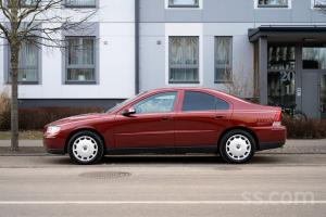 Sarkans Volvo S60 2007 Rīga, ar dzinēja tilpumu 2.40 L un nobraukumu 238 tūkst. km par 2950 €, foto 3 vietnē AUTOMOTO.COM.LV