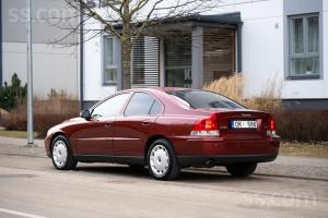Sarkans Volvo S60 2007 Rīga, ar dzinēja tilpumu 2.40 L un nobraukumu 238 tūkst. km par 2950 €, foto 4 vietnē AUTOMOTO.COM.LV