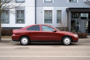 Sarkans Volvo S60 2007 Rīga, ar dzinēja tilpumu 2.40 L un nobraukumu 238 tūkst. km par 2950 €, foto 5 vietnē AUTOMOTO.COM.LV