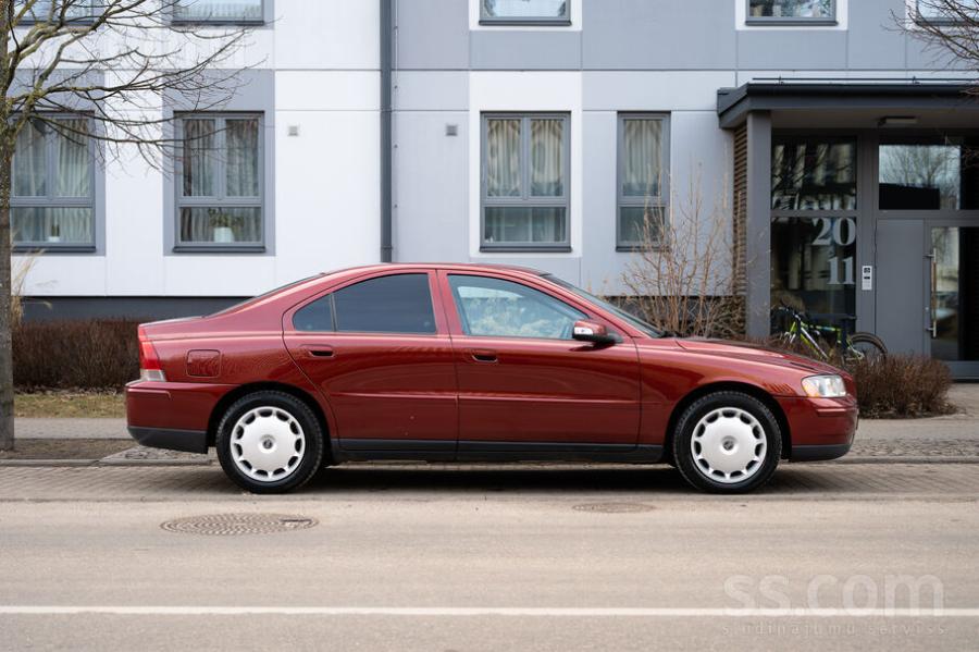 Sarkans Volvo S60 2007 Rīga, ar dzinēja tilpumu 2.40 L un nobraukumu 238 tūkst. km par 2950 €, foto 5 vietnē AUTOMOTO.COM.LV