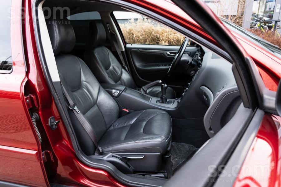 Sarkans Volvo S60 2007 Rīga, ar dzinēja tilpumu 2.40 L un nobraukumu 238 tūkst. km par 2950 €, foto 8 vietnē AUTOMOTO.COM.LV