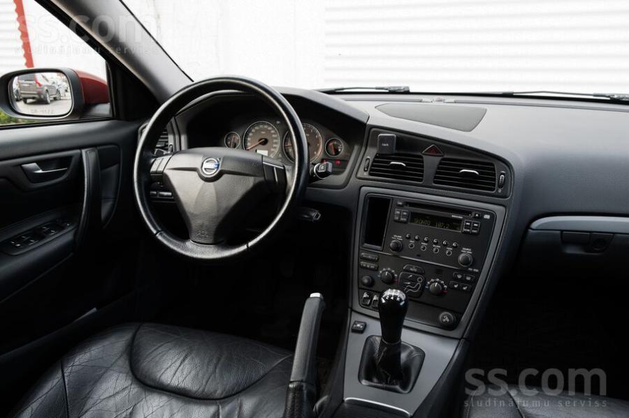 Sarkans Volvo S60 2007 Rīga, ar dzinēja tilpumu 2.40 L un nobraukumu 238 tūkst. km par 2950 €, foto 11 vietnē AUTOMOTO.COM.LV