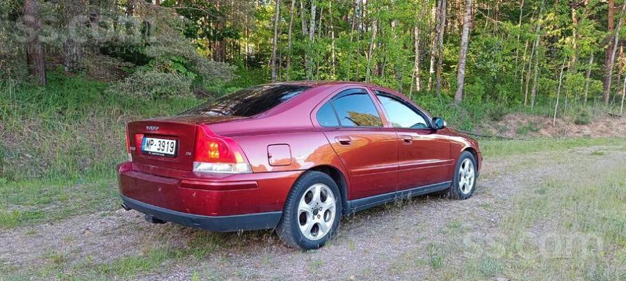 Sarkans Volvo S60 2007 Ludza, ar dzinēja tilpumu 2.40 L un nobraukumu 294 tūkst. km par 2900 €, foto 6 vietnē AUTOMOTO.COM.LV