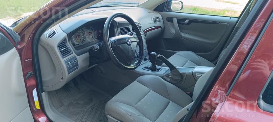 Sarkans Volvo S60 2007 Ludza, ar dzinēja tilpumu 2.40 L un nobraukumu 294 tūkst. km par 2900 €, foto 14 vietnē AUTOMOTO.COM.LV