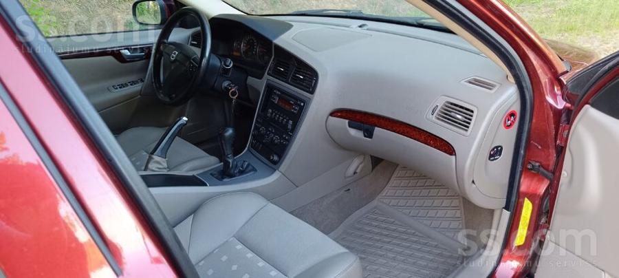 Sarkans Volvo S60 2007 Ludza, ar dzinēja tilpumu 2.40 L un nobraukumu 294 tūkst. km par 2900 €, foto 15 vietnē AUTOMOTO.COM.LV