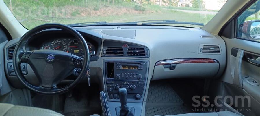 Sarkans Volvo S60 2007 Ludza, ar dzinēja tilpumu 2.40 L un nobraukumu 294 tūkst. km par 2900 €, foto 16 vietnē AUTOMOTO.COM.LV