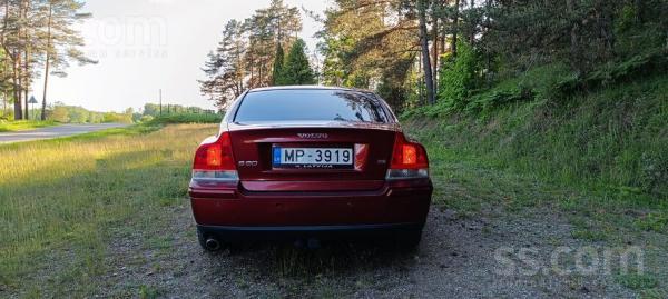 Red Volvo S60 2007 in Ludza, with an engine capacity of 2.40 L and mileage of 294 thousand km for 2590 €, photo 8 on AUTOMOTO.COM.LV