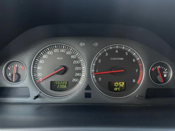 Красный Вольво С60 2007 в Рига, объемом двигателя 2.40 л и пробегом 155 тыс. км за 3800 €, фото 3 на AUTOMOTO.COM.LV