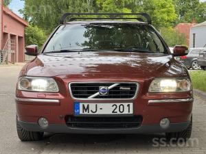 Sarkans Volvo S60 2007 Jēkabpils, ar dzinēja tilpumu 2.40 L un nobraukumu 392 tūkst. km par 2890 €, foto 4 vietnē AUTOMOTO.COM.LV