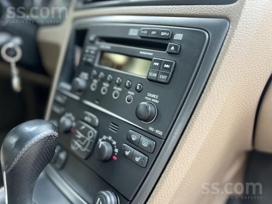 Sarkans Volvo S60 2007 Jēkabpils, ar dzinēja tilpumu 2.40 L un nobraukumu 392 tūkst. km par 2890 €, foto 18 vietnē AUTOMOTO.COM.LV