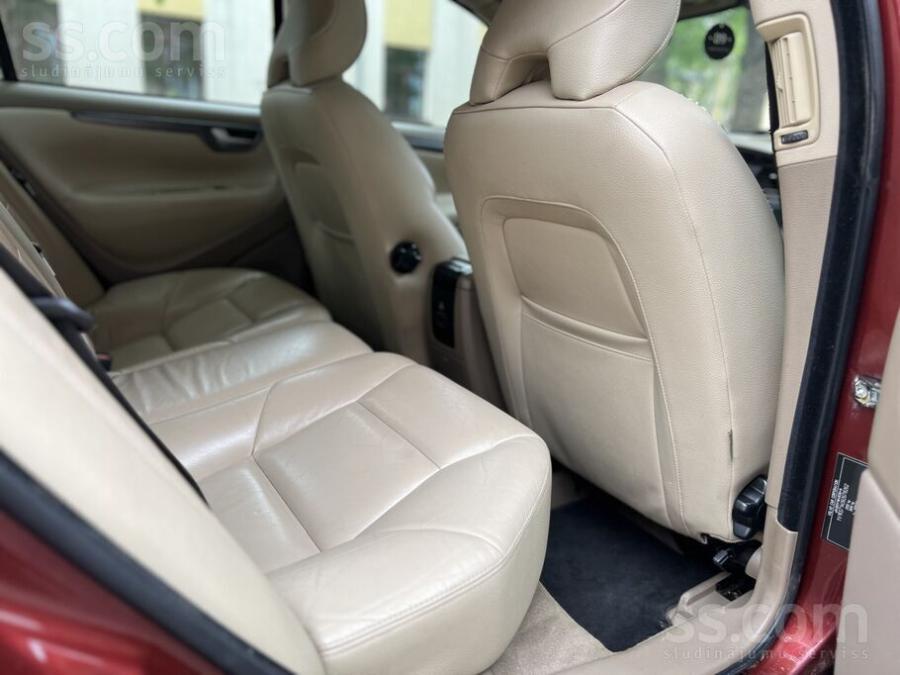 Sarkans Volvo S60 2007 Jēkabpils, ar dzinēja tilpumu 2.40 L un nobraukumu 392 tūkst. km par 2890 €, foto 20 vietnē AUTOMOTO.COM.LV