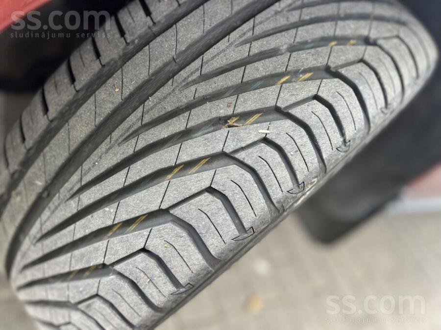 Sarkans Volvo S60 2007 Jēkabpils, ar dzinēja tilpumu 2.40 L un nobraukumu 392 tūkst. km par 2890 €, foto 22 vietnē AUTOMOTO.COM.LV
