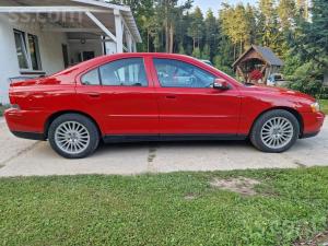 Sarkans Volvo S60 2007 Rīga, ar dzinēja tilpumu 2.40 L un nobraukumu 325 tūkst. km par 3250 €, foto 3 vietnē AUTOMOTO.COM.LV