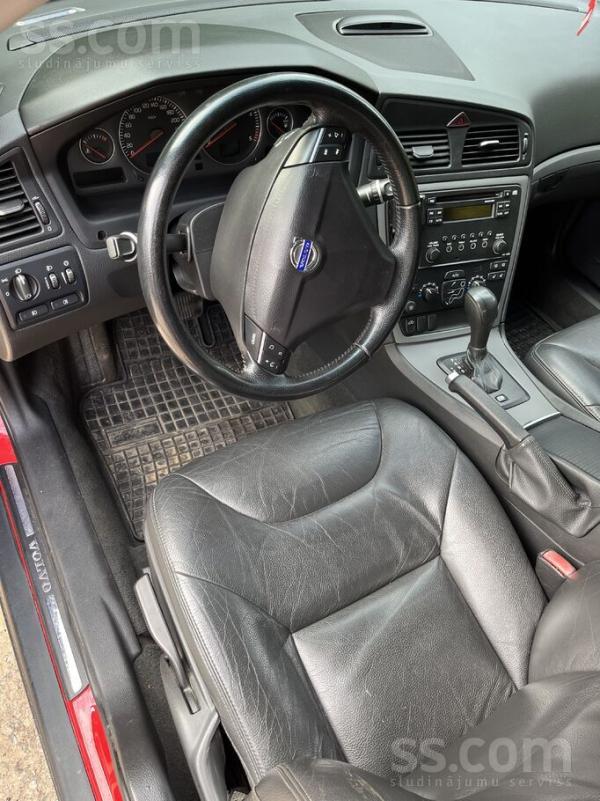 Sarkans Volvo S60 2007 Rīga, ar dzinēja tilpumu 2.40 L un nobraukumu 325 tūkst. km par 3250 €, foto 6 vietnē AUTOMOTO.COM.LV