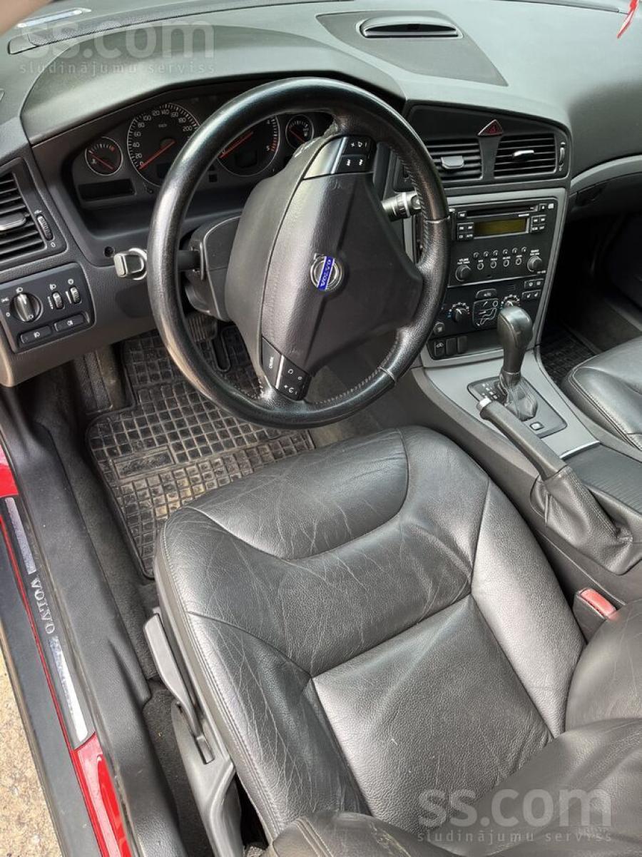 Sarkans Volvo S60 2007 Rīga, ar dzinēja tilpumu 2.40 L un nobraukumu 325 tūkst. km par 3250 €, foto 7 vietnē AUTOMOTO.COM.LV