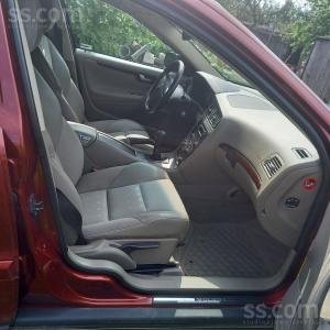Red Volvo S60 2007 in Aluksne, with an engine capacity of 2.40 L and mileage of 294 thousand km for 2500 €, photo 3 on AUTOMOTO.COM.LV