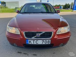 Красный Вольво С60 2007 в Каунас, объемом двигателя 2.40 л и пробегом 206 тыс. км за 2100 €, фото 3 на AUTOMOTO.COM.LV